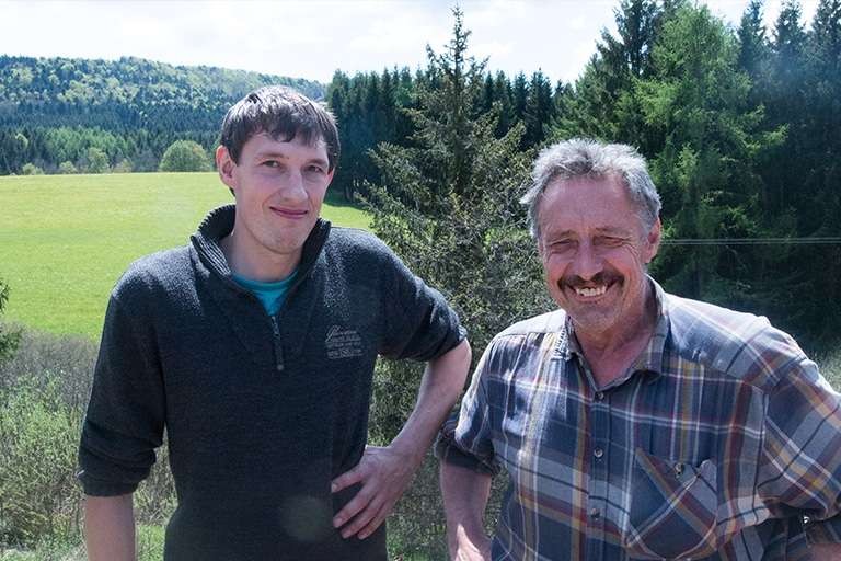 Bio Bauern Martin & Michael Götz und ihre Angus und Limousin Rinder ...